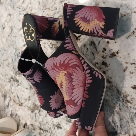 Ted Baker | Shoes | Ted Baker Delmia Printed Platform Mule Slides New ...